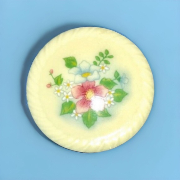 Avon | Other | Vintage Avon Porcelain Flower Brooch | Poshmark